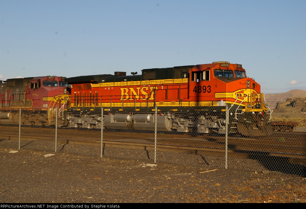 BNSF 4893